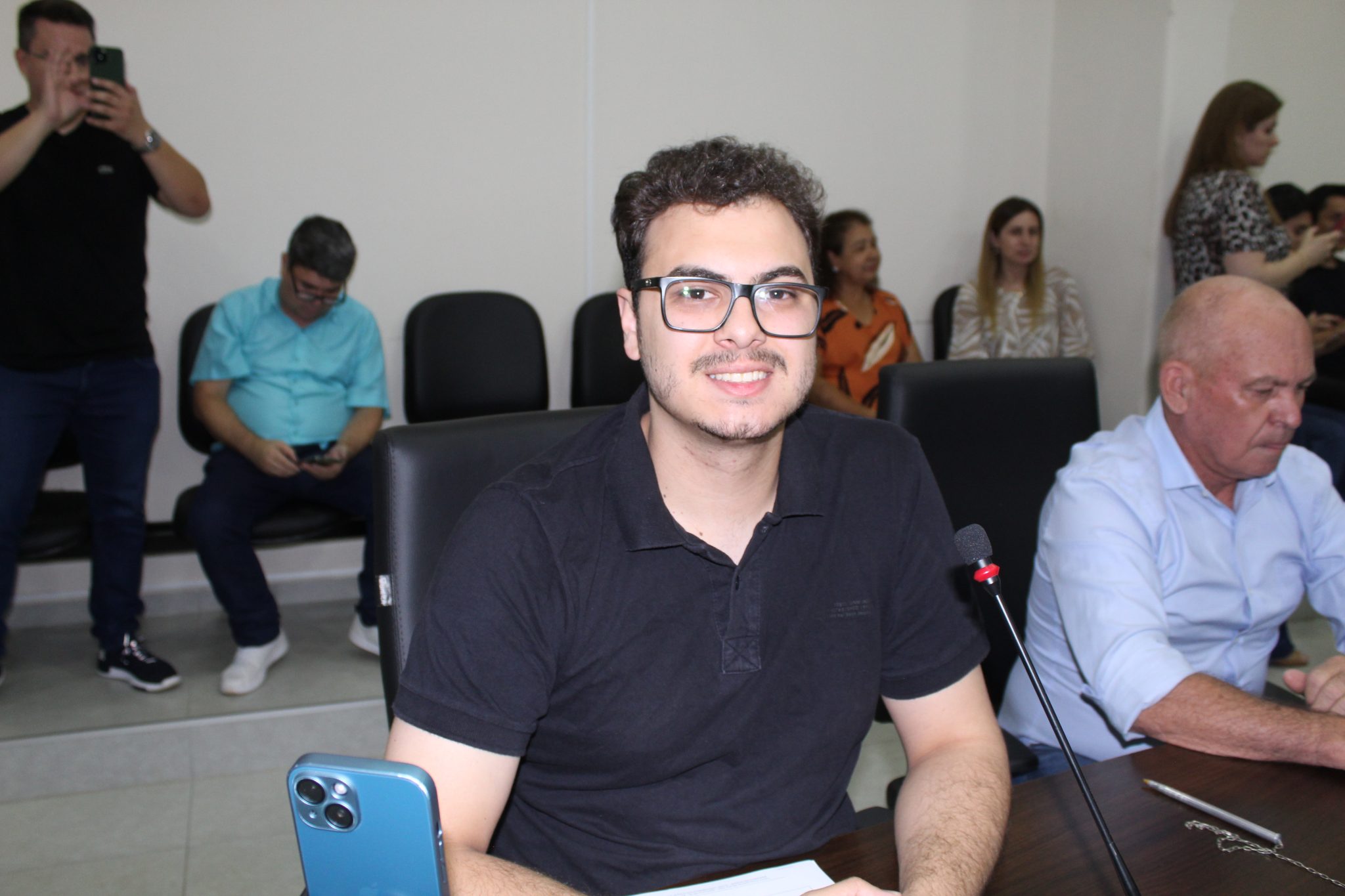 E ATENÇÃO APUCARANA: vereador Livoti questiona nomeação de esposa de ex ...